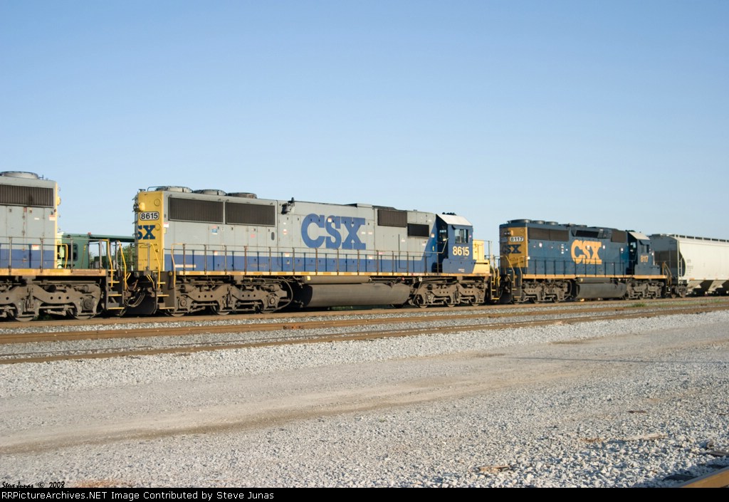 CSX 8615,8117